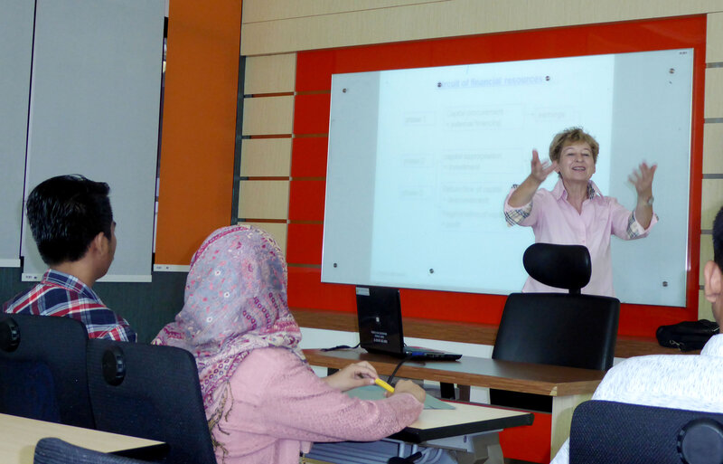 Frau Professor Griemert als Gastprofessorin in Bandung