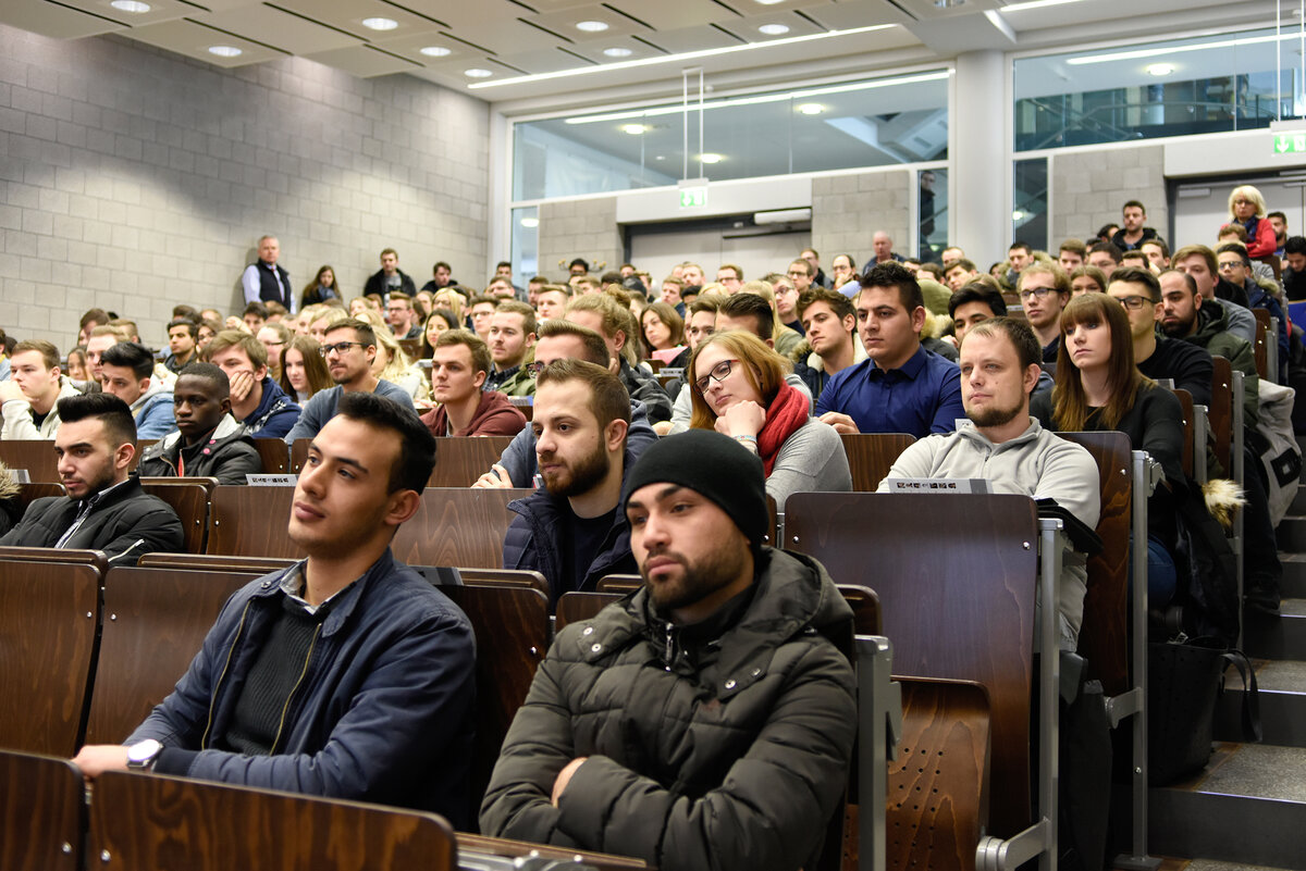 Hochschule Koblenz begrüßt 1070 Erstsemester, davon 734 am ...