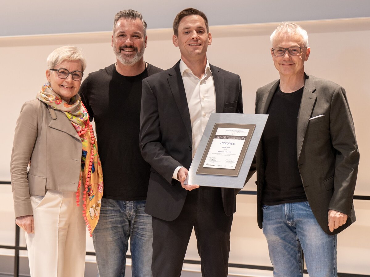 Dr.-Ing. Michael Knopp erhält die „StartUp des Jahres“-Auszeichnung des ...