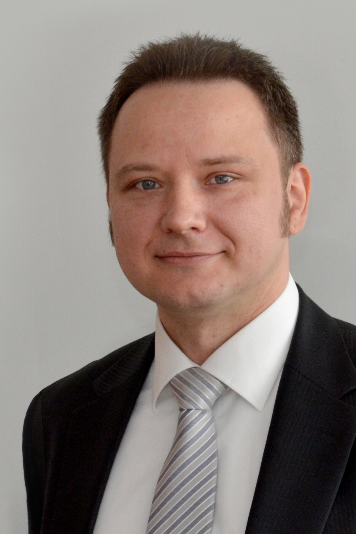 Neuer Professor in der Elektro- und Informationstechnik: Prof. Dr.-Ing ...