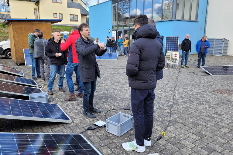 Energiewende selbst gestalten: Balkon-PV-Workshops der Hochschule ...