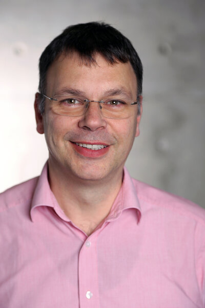 Prof. Dr. Claus Neidhardt mit dem Lehrpreis 2020 ausgezeichnet