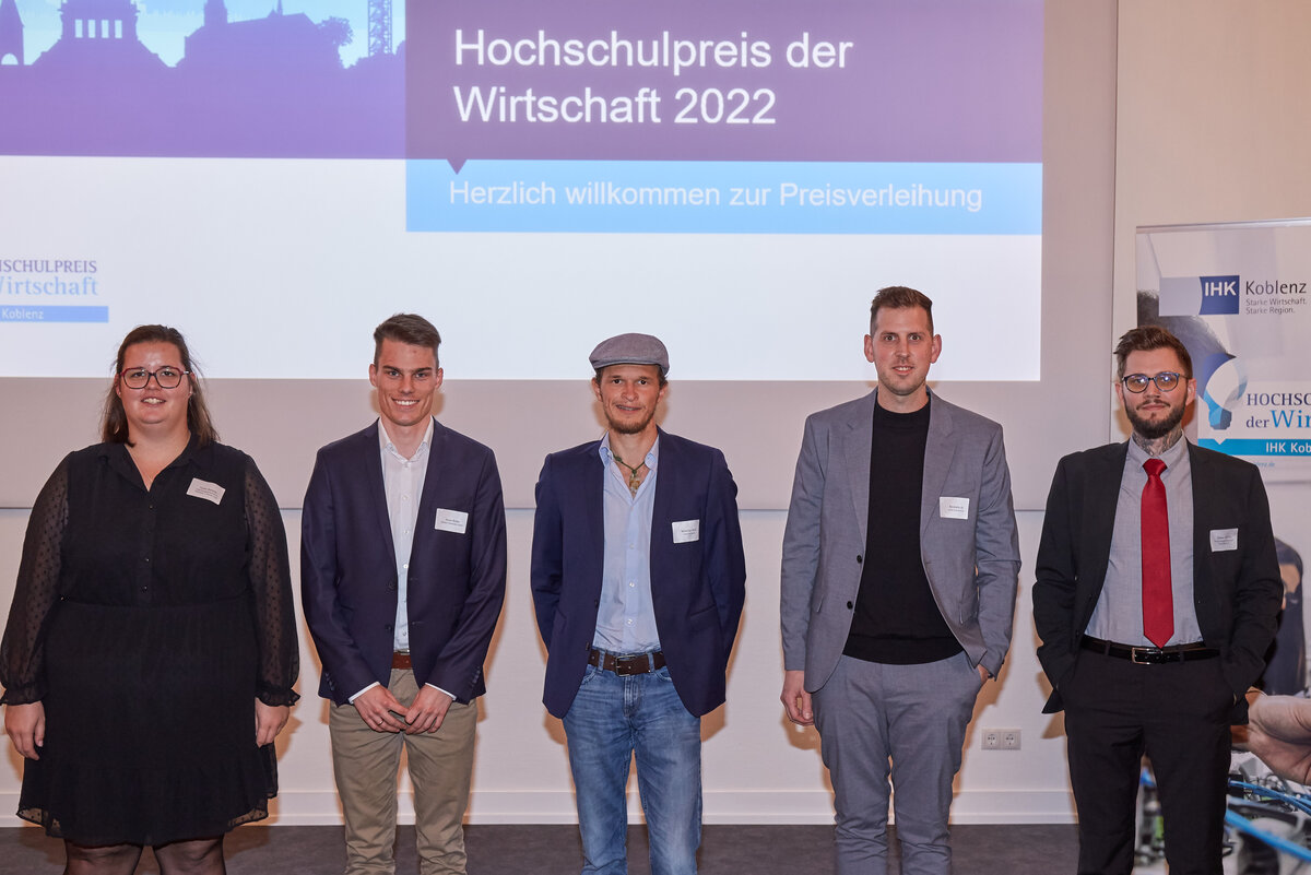 Vier Studierende der Hochschule Koblenz beim Hochschulpreis der ...